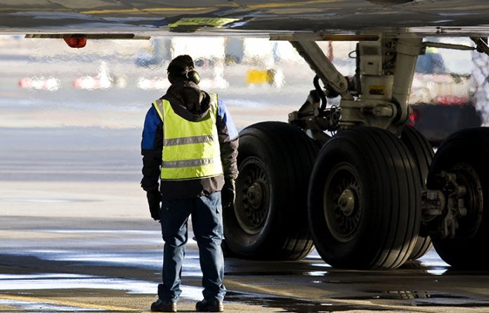 FAA issues alert on protecting ground crew workers